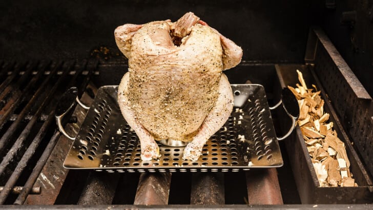 What To Spray On Chicken While Smoking, And Why It Matters - BBQ Host