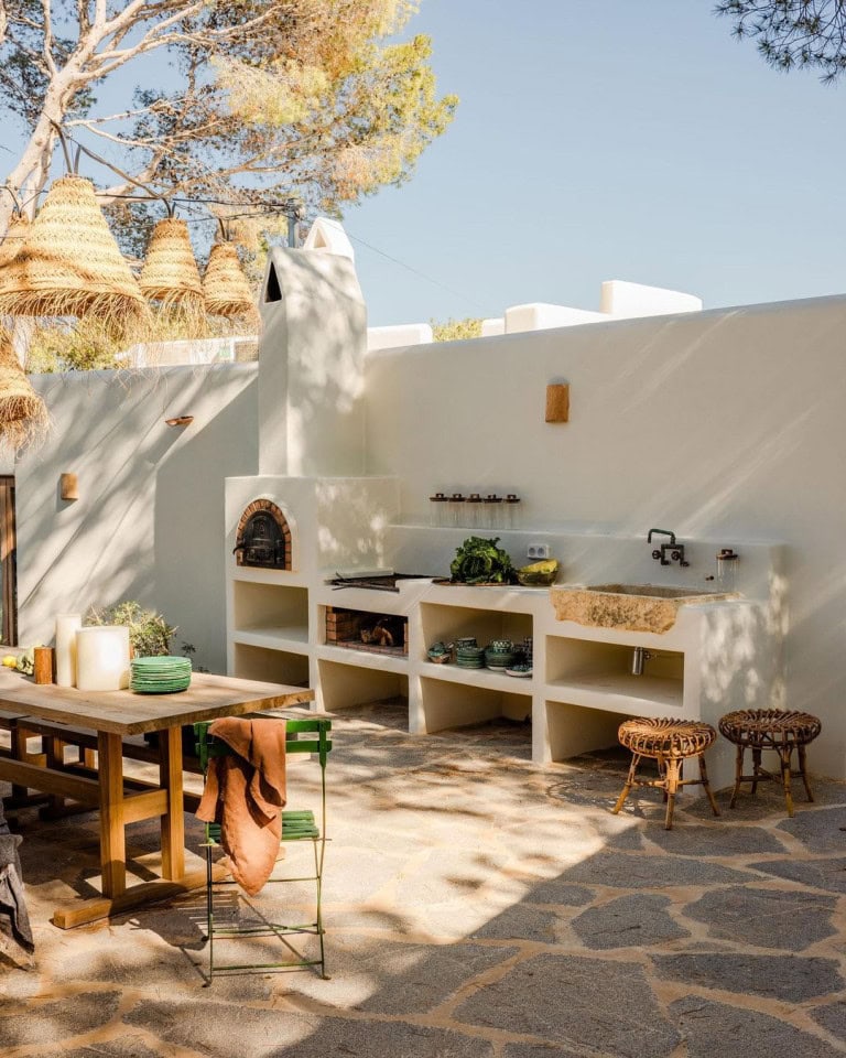 17 Outdoor Kitchen Ideas To Add Style To Your Backyard