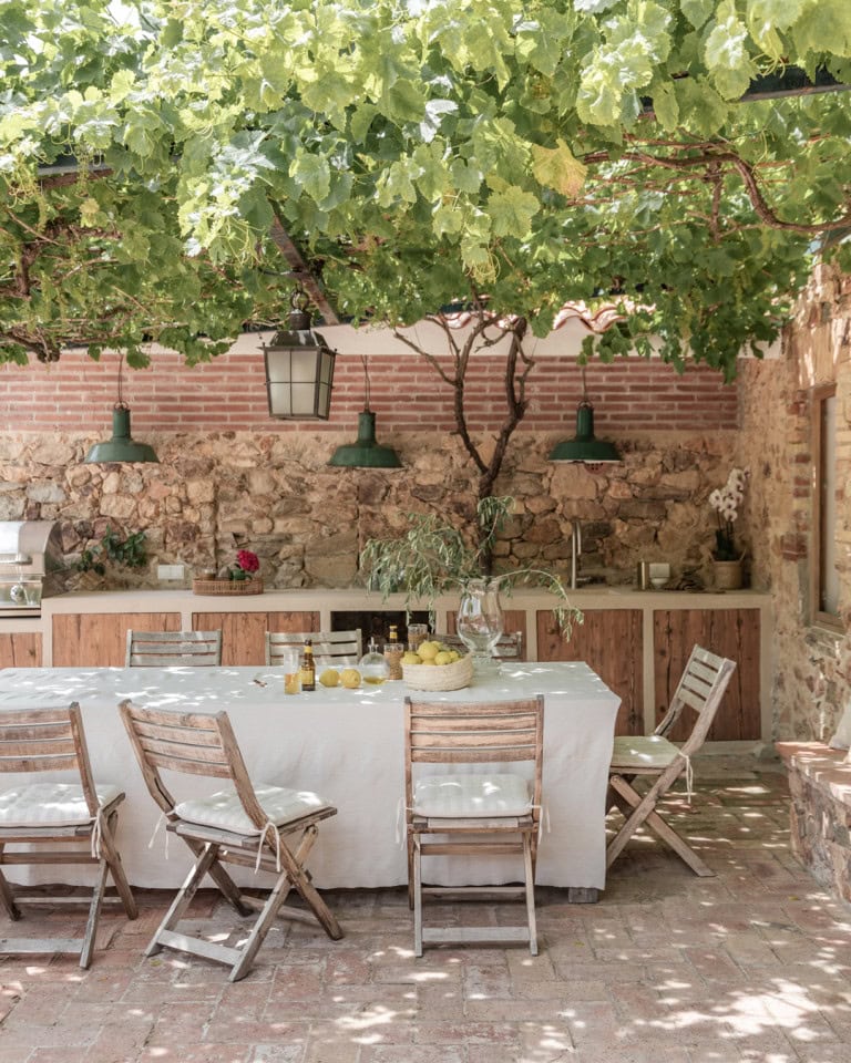 13 Rustic Outdoor Kitchen Ideas For A Cozy Dining Experience