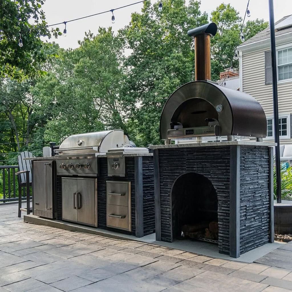 20 Reasons A Brick Outdoor Kitchen Will Transform Your Backyard