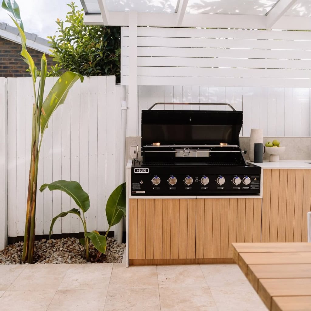 20 Modern Outdoor Kitchen Ideas You’ll Want To Copy