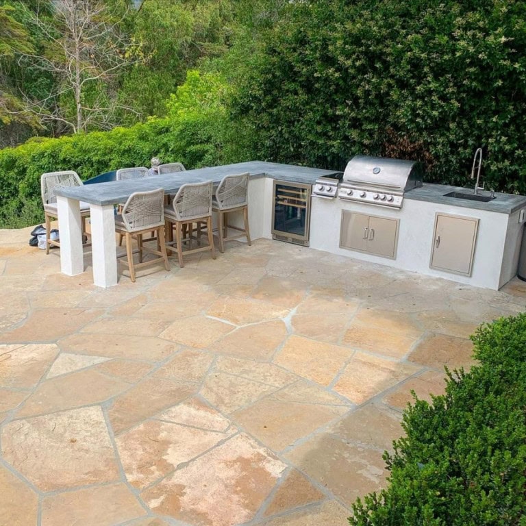 Build The Perfect Outdoor Kitchen Patio For Any Occasion