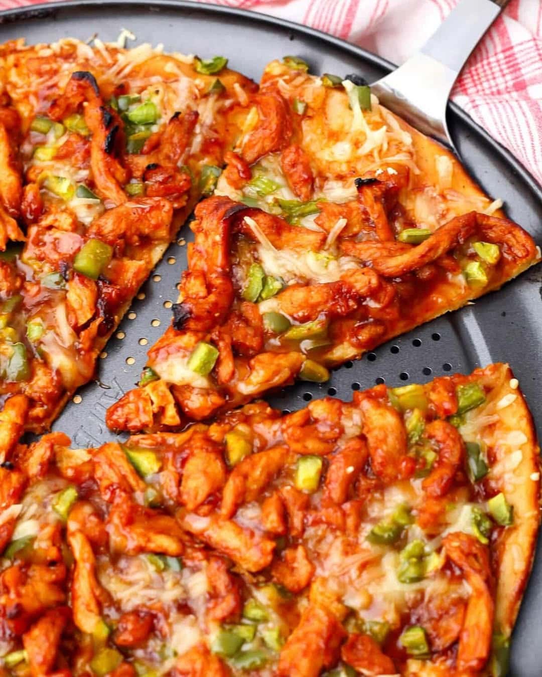 20+ Tasty BBQ Chicken Pizza Ideas For Your Next Pizza Party